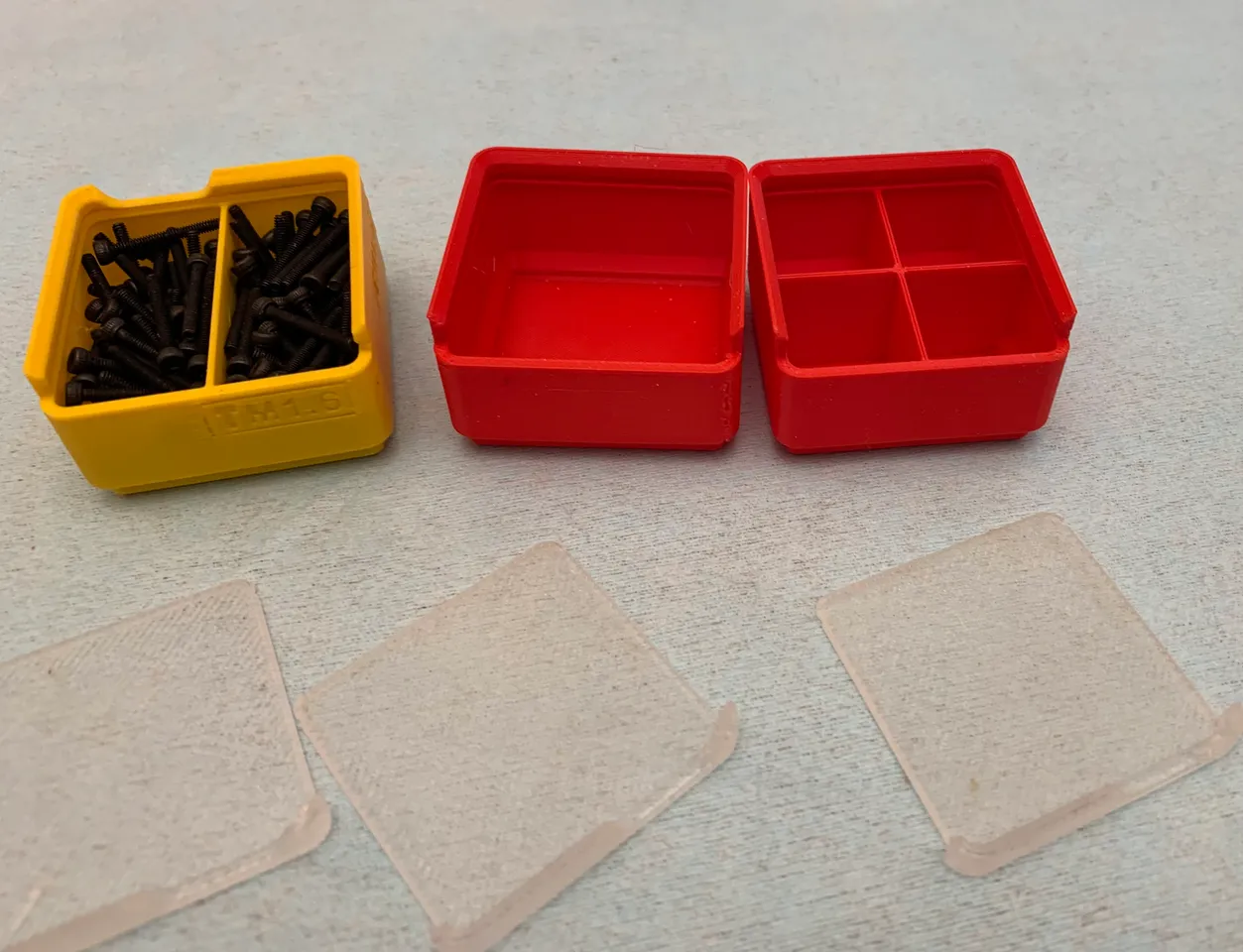 Gridfinity 1 x 1 x 2 and 1 x 1 x 3 inserts with cover, divided in ...