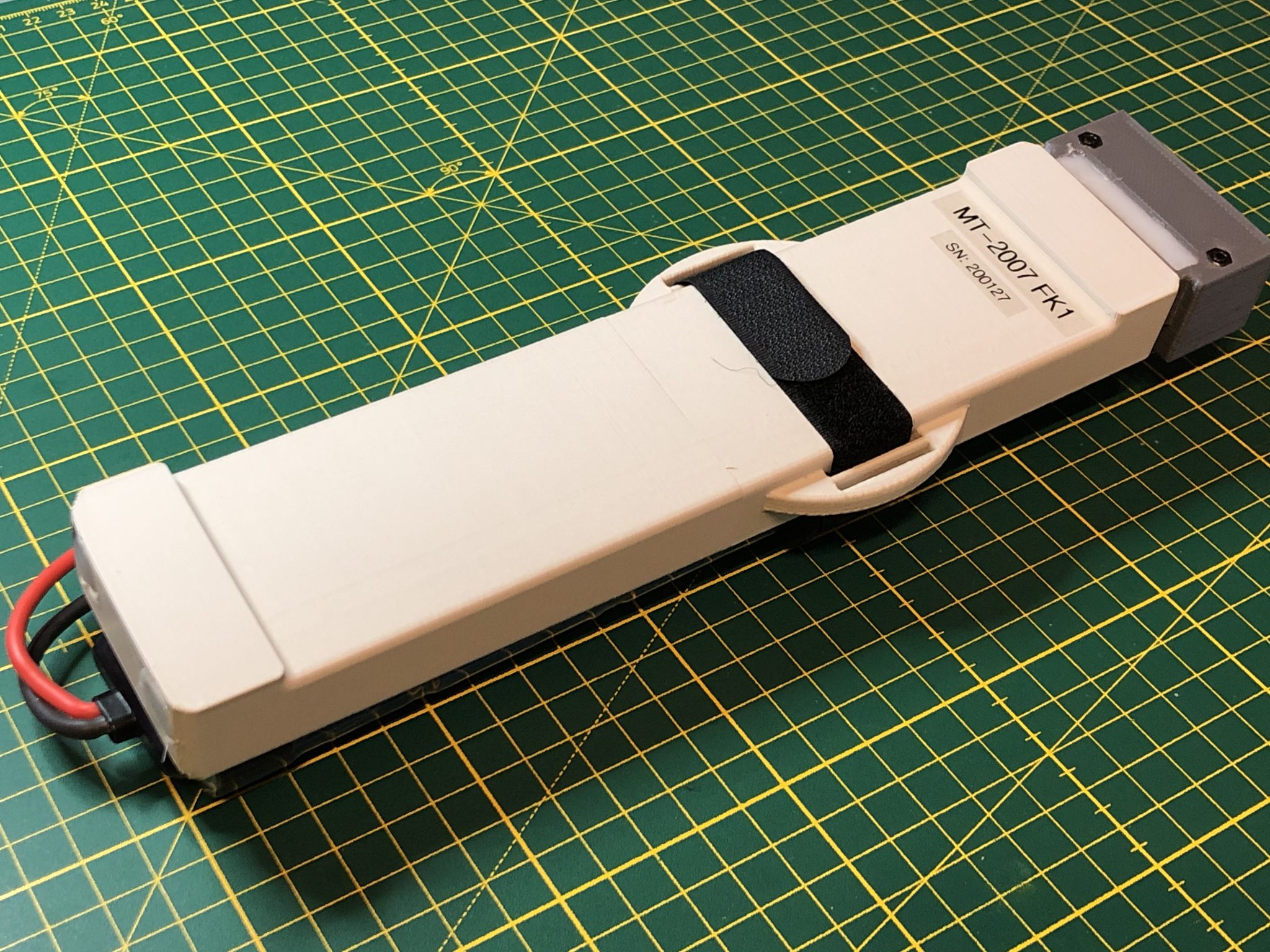 Battery-pack housing for use on testbench with CAN connector by Maxim ...