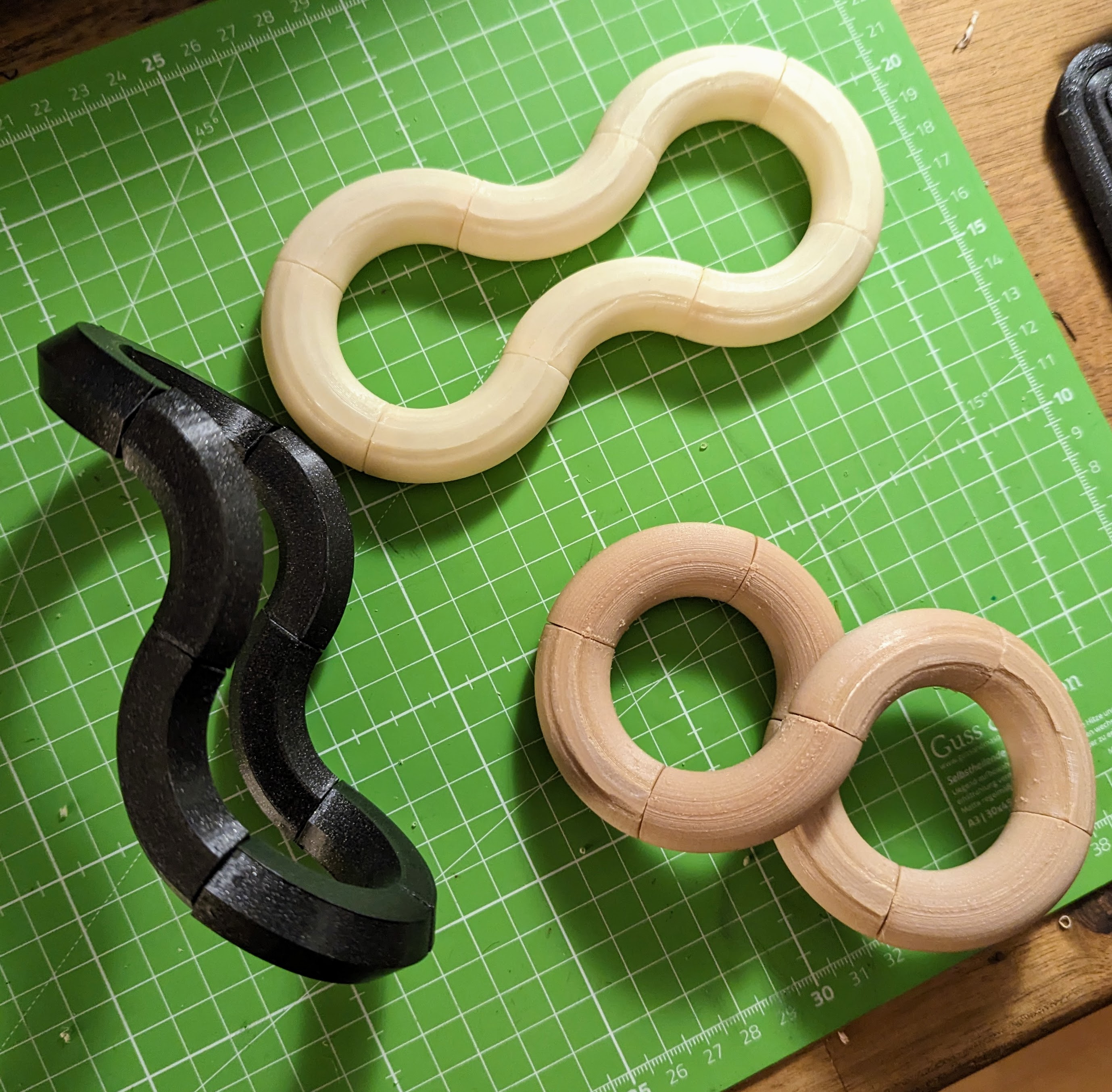 Torus Toy by lubosz | Download free STL model | Printables.com