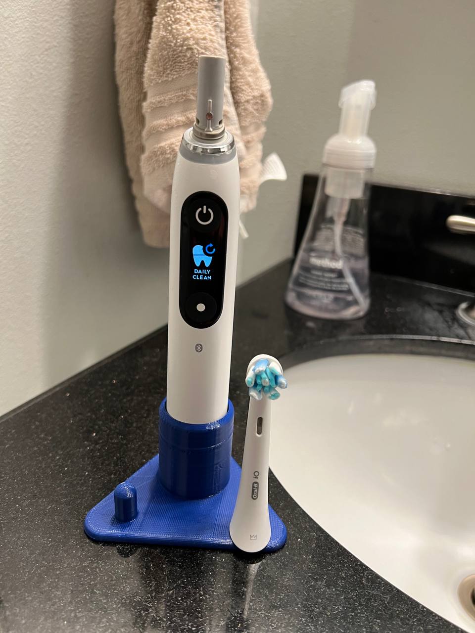 Oral-B IO Stand by Keitarono | Download free STL model | Printables.com