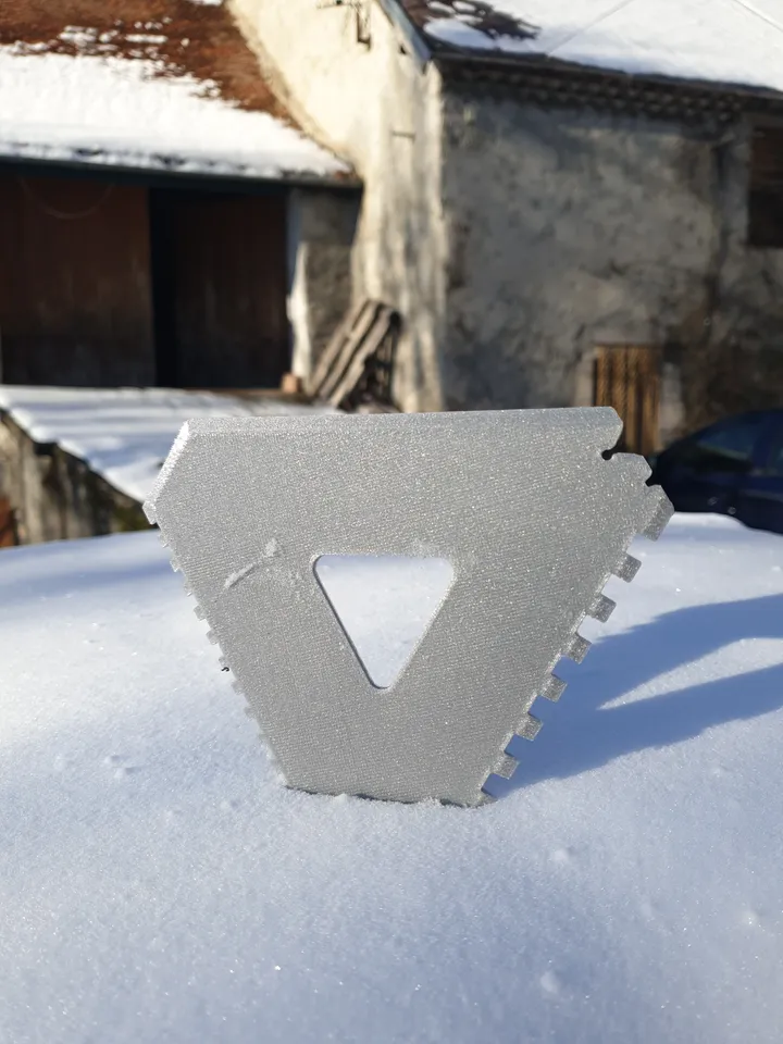 Le GTS ( le grattoir-triangle des Siezes) - Ice scraping tool by ...