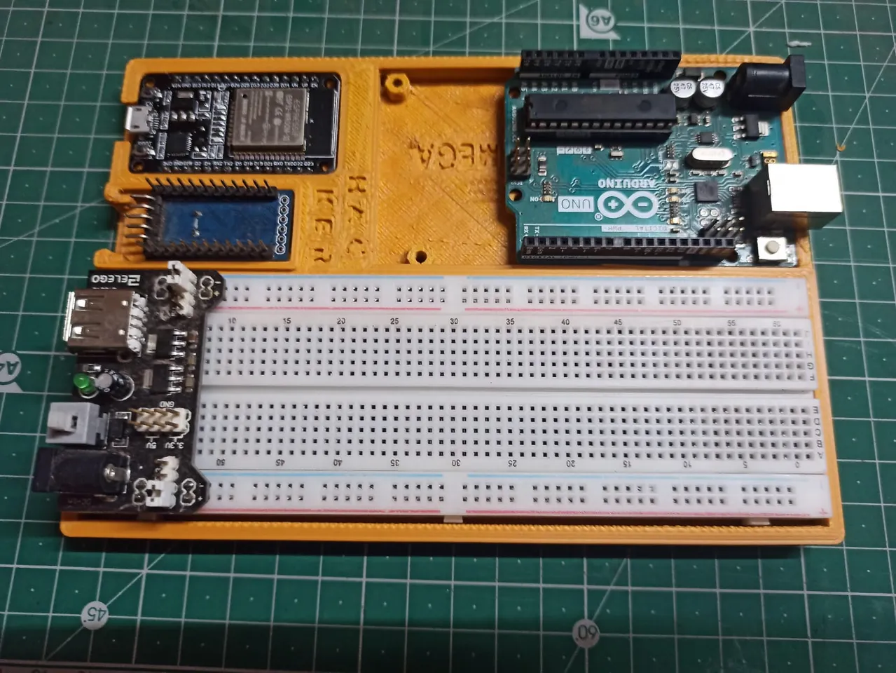 DIY holder (ESP32,ARDUINO UNO,MEGA,NANO,MINI,BREADBOARD) by hackerbijay ...
