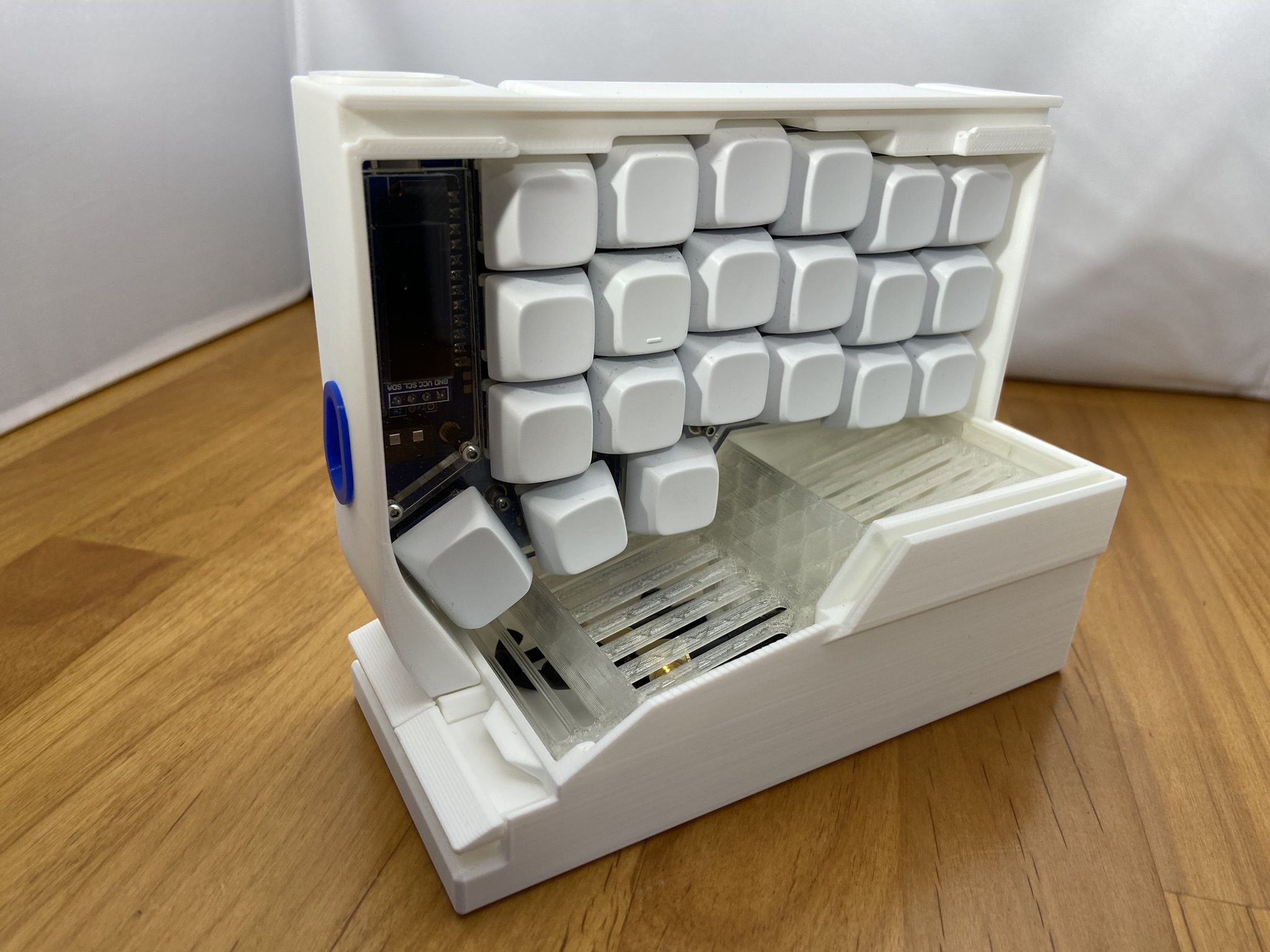 Corne Keyboard Portable Case by dinobot | Download free STL model ...