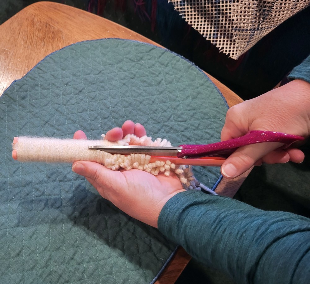 Latch Hook Rug Yarn Cutting Tool (2.5" Strands) by Spinodal_Zeugma ...