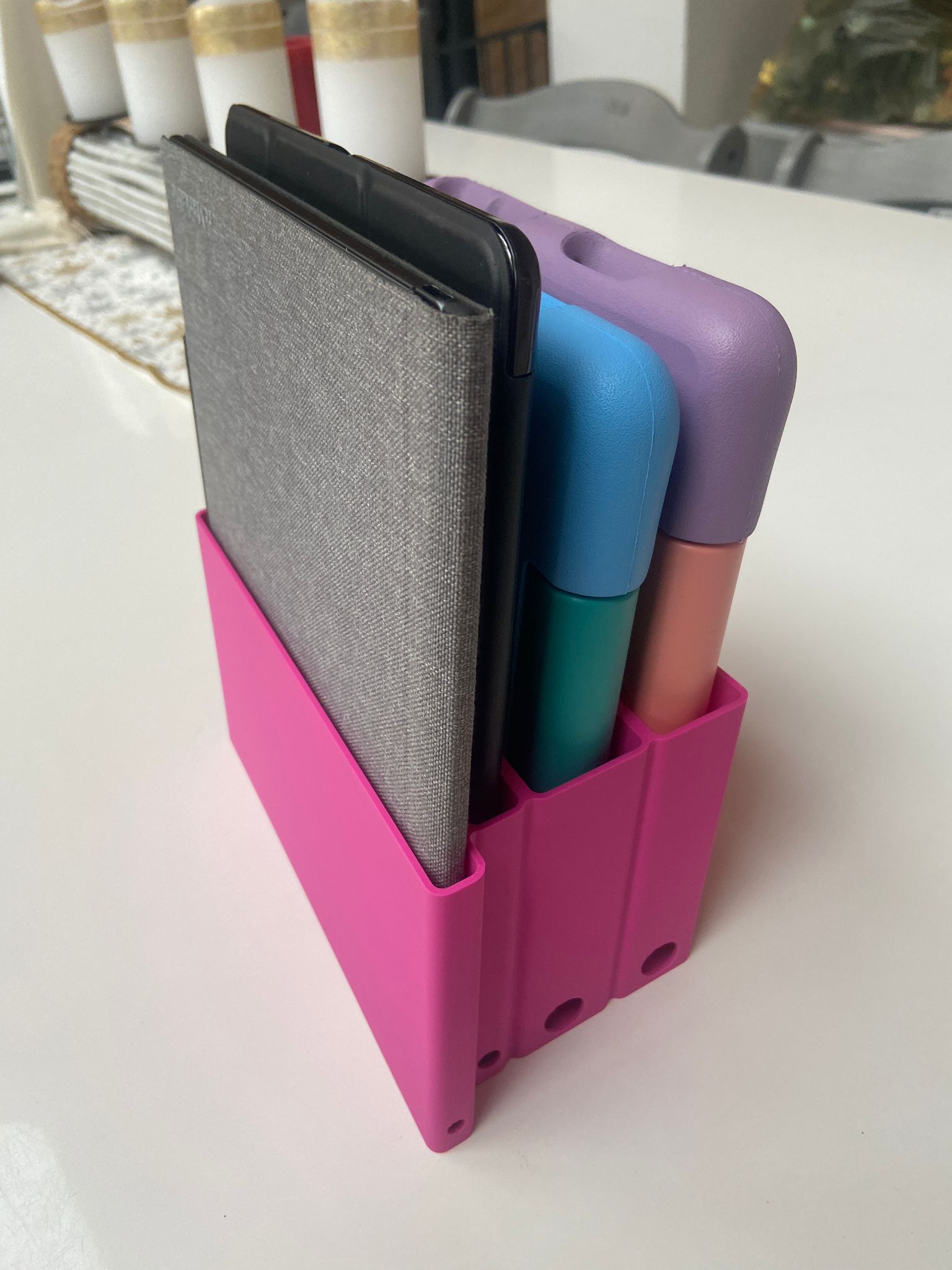 Tablet holder for multiple tablets by Just_a_Printer | Download free ...
