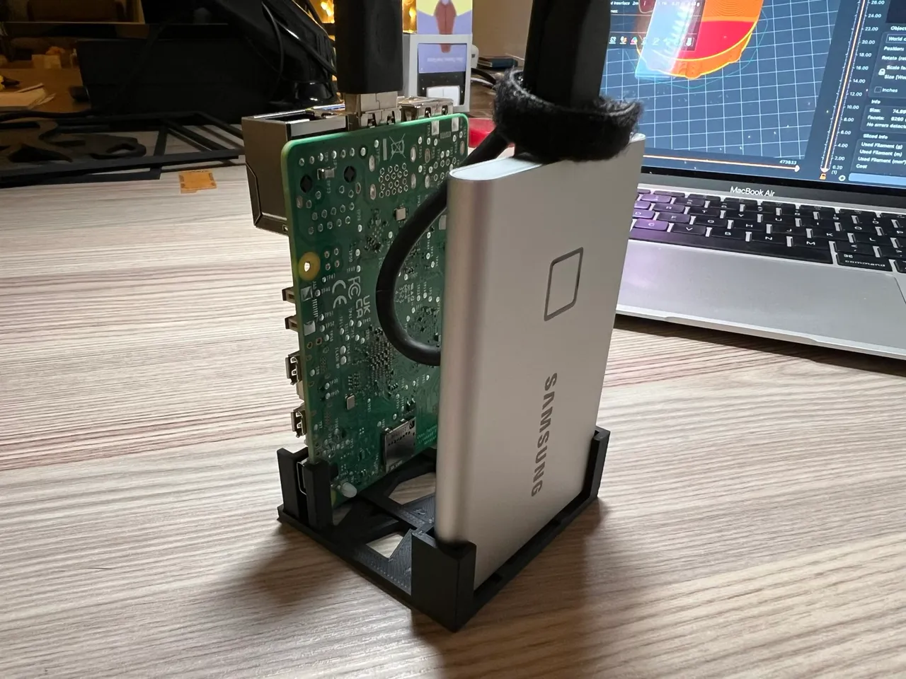 Raspberry Pi 5 and any SSD vertical stand (parametric) by romn ...