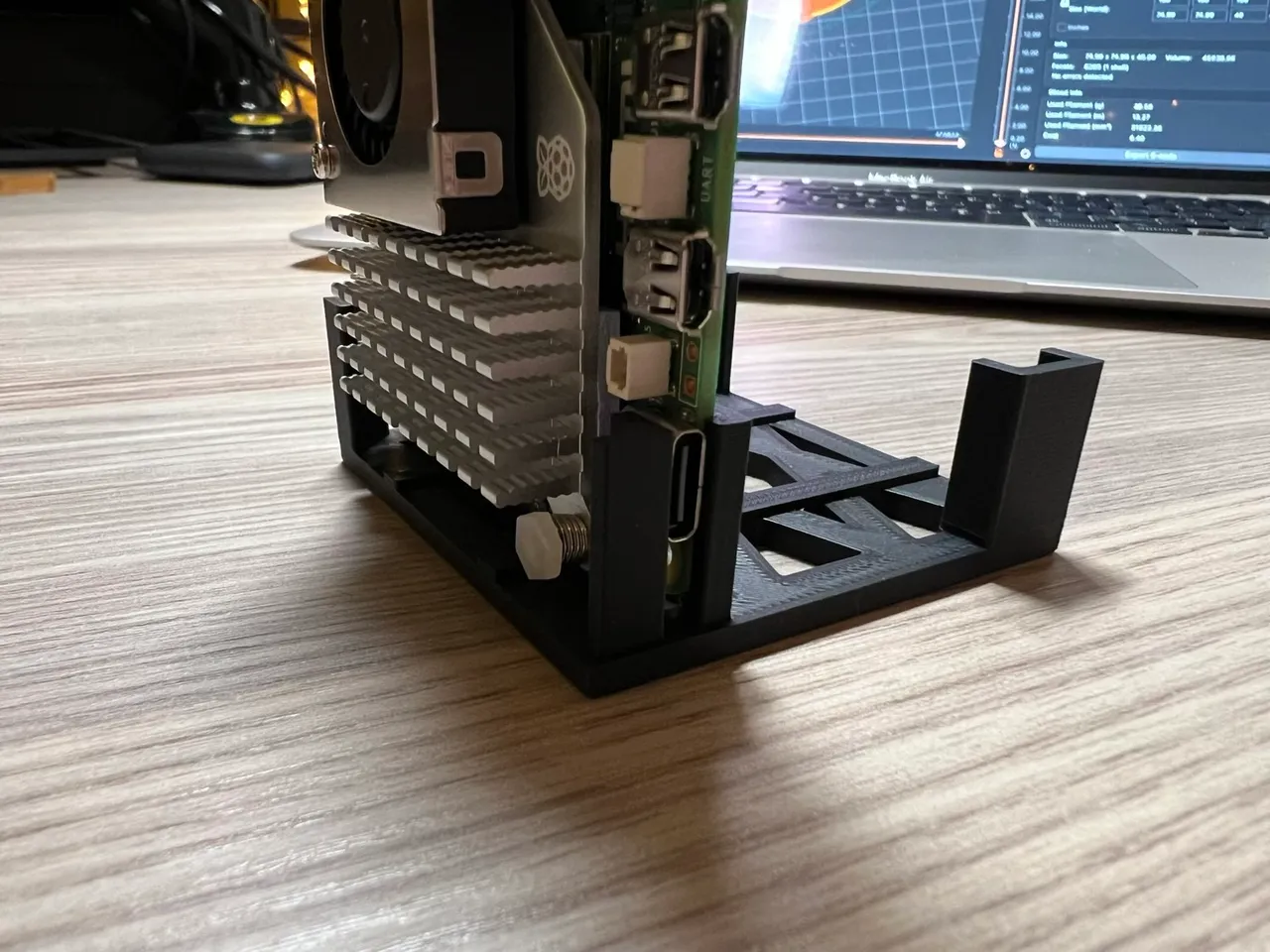 Raspberry Pi 5 and any SSD vertical stand (parametric) by romn ...