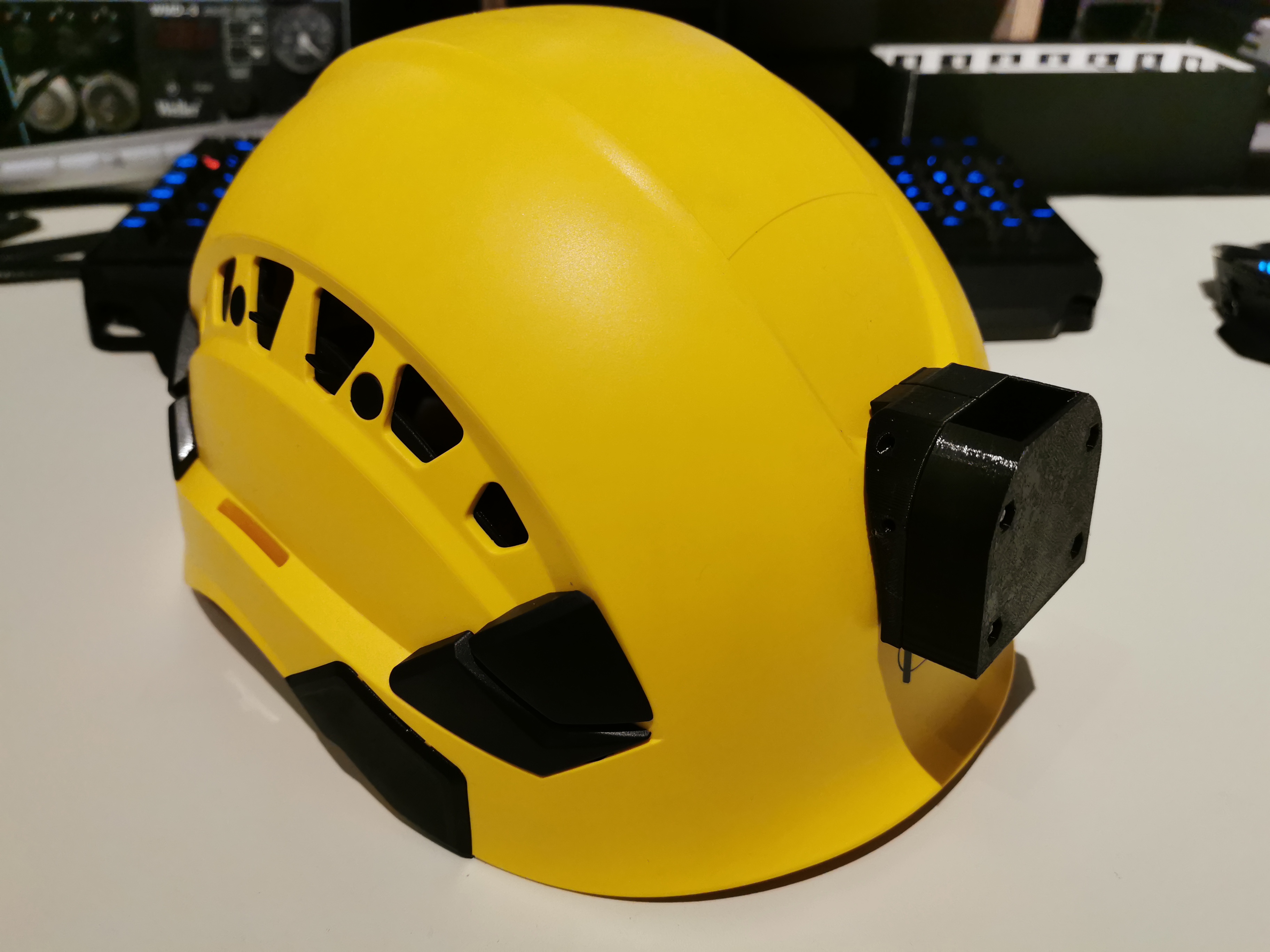 Petzl Vortex Helmet Adaptor - LEDlenser H14R.2 by KIL0 | Download free ...
