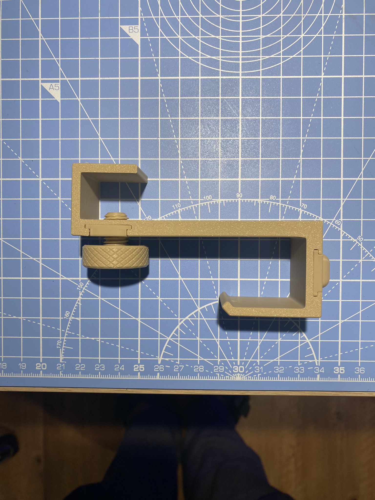 Headset holder by SuperSlip | Download free STL model | Printables.com