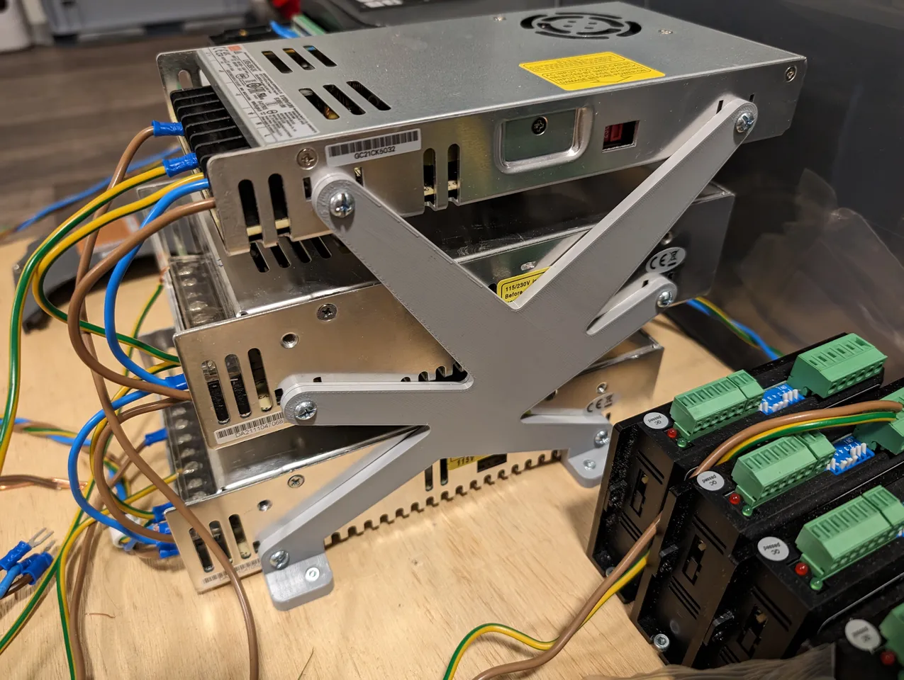 Bracket for stacking 3 PSU by moesch | Download free STL model ...