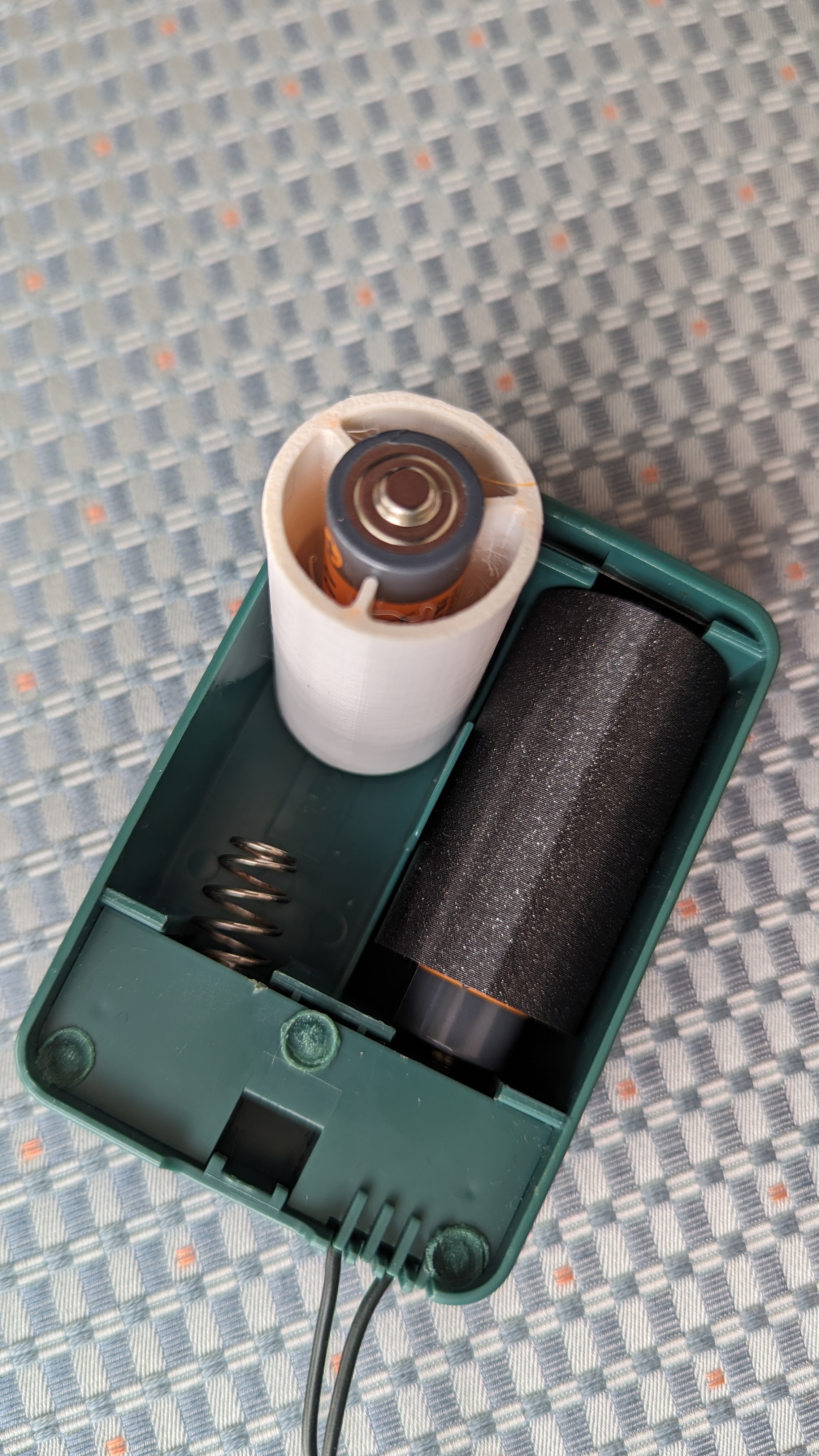 Basic AA to C Battery Adapter by Philippe Lacoude | Download free STL ...