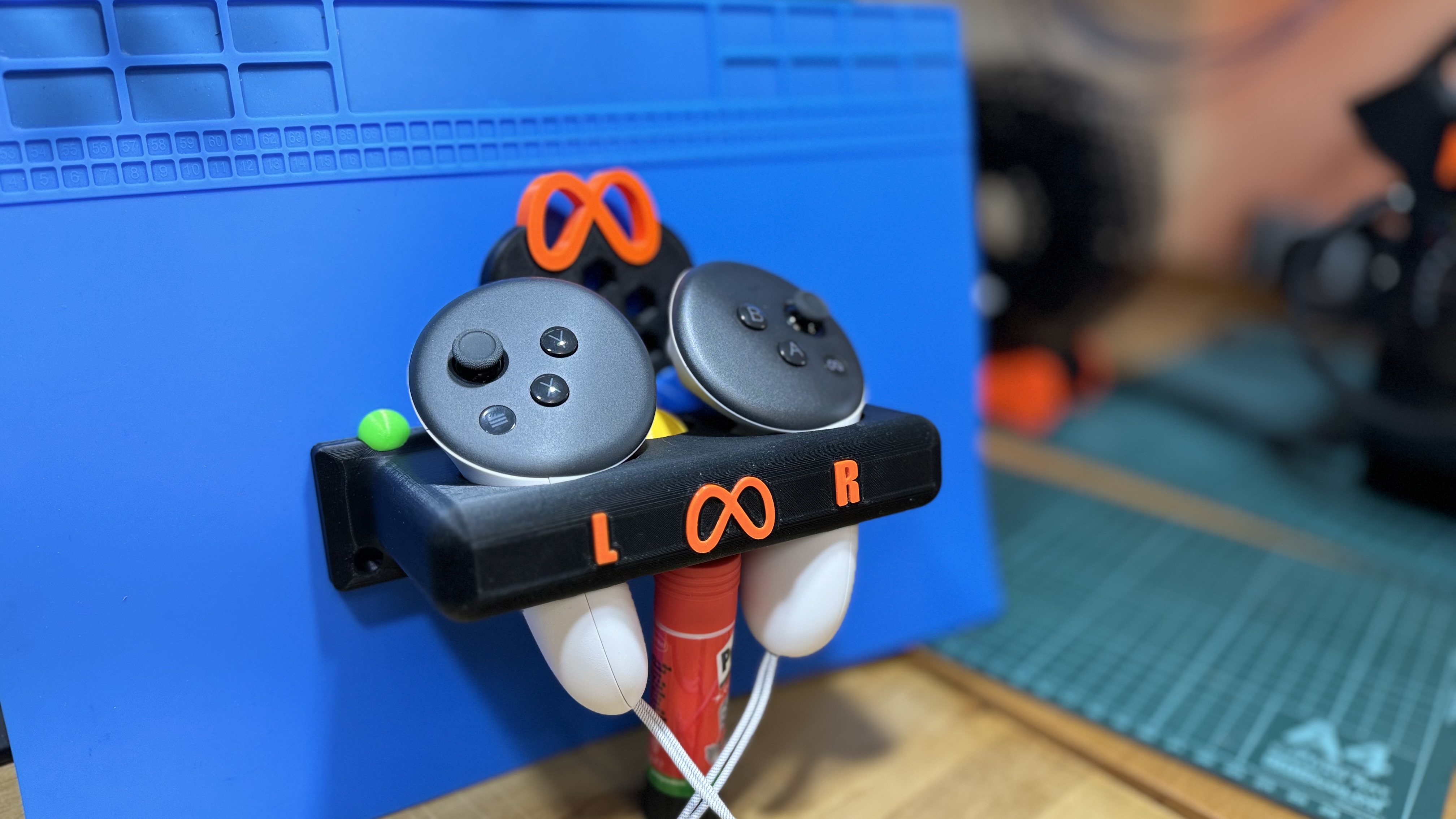 Meta Quest 3 Controller Wall Mount (Deluxe Color Version) by Clamikra ...