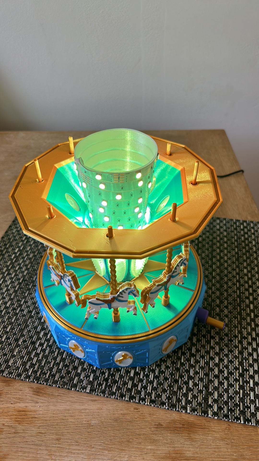 Carousel Lamp with mechanical movement by fulv@me.com | Printables Store