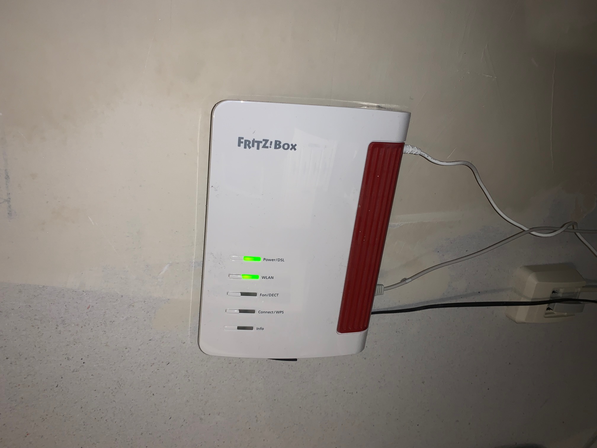 Wall mount for Fritz box by Loop | Download free STL model | Printables.com