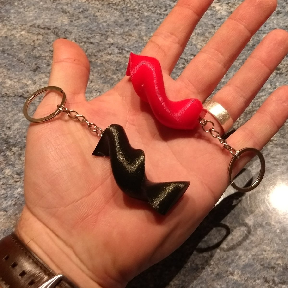 Twisted Heart Keyrings by Bugman_140 | Download free STL model ...