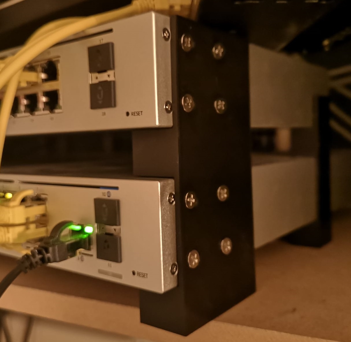 UniFi Dream Machine Pro Riser (double) by - | Download free STL model ...