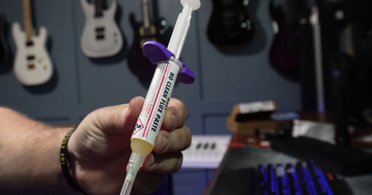 Flux Syringe Flange Extender/Plunger Keeper by Avel | Download free STL ...