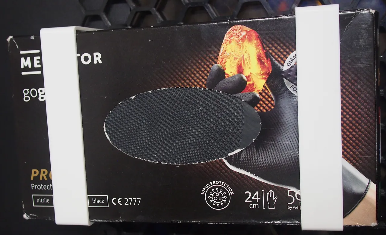 HSW parametric box holder frame (OpenSCAD) by GetBurning | Download ...