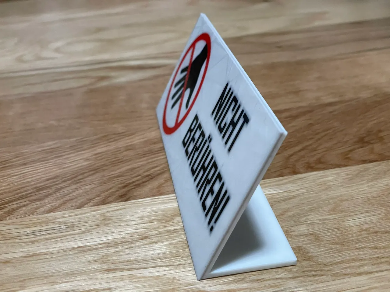 Schild "Nicht berühren!" / German sign: "Don't touch!" by CPDesign ...