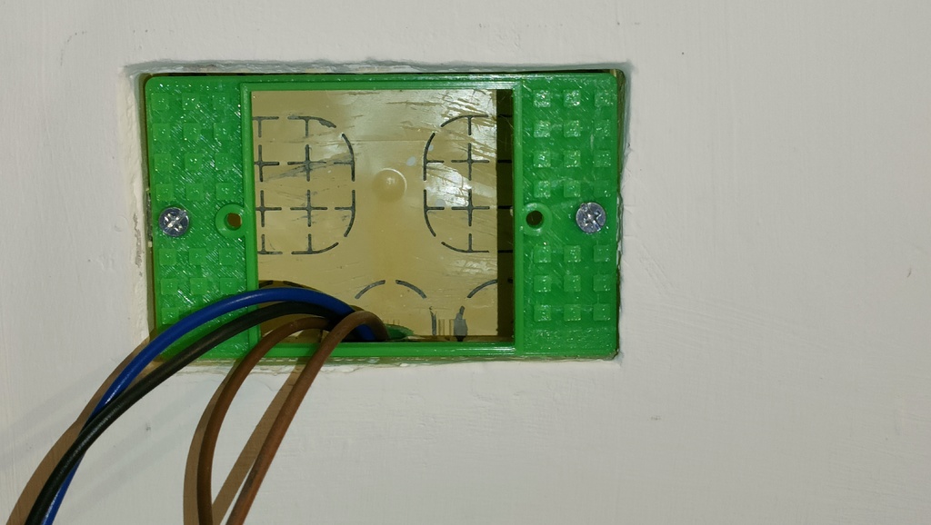 Reducing plate from 3 modules to two modules for concealed flush ...