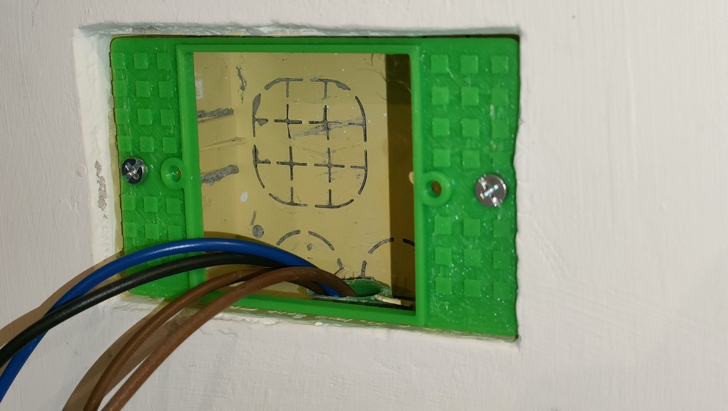 Reducing plate from 3 modules to two modules for concealed flush ...