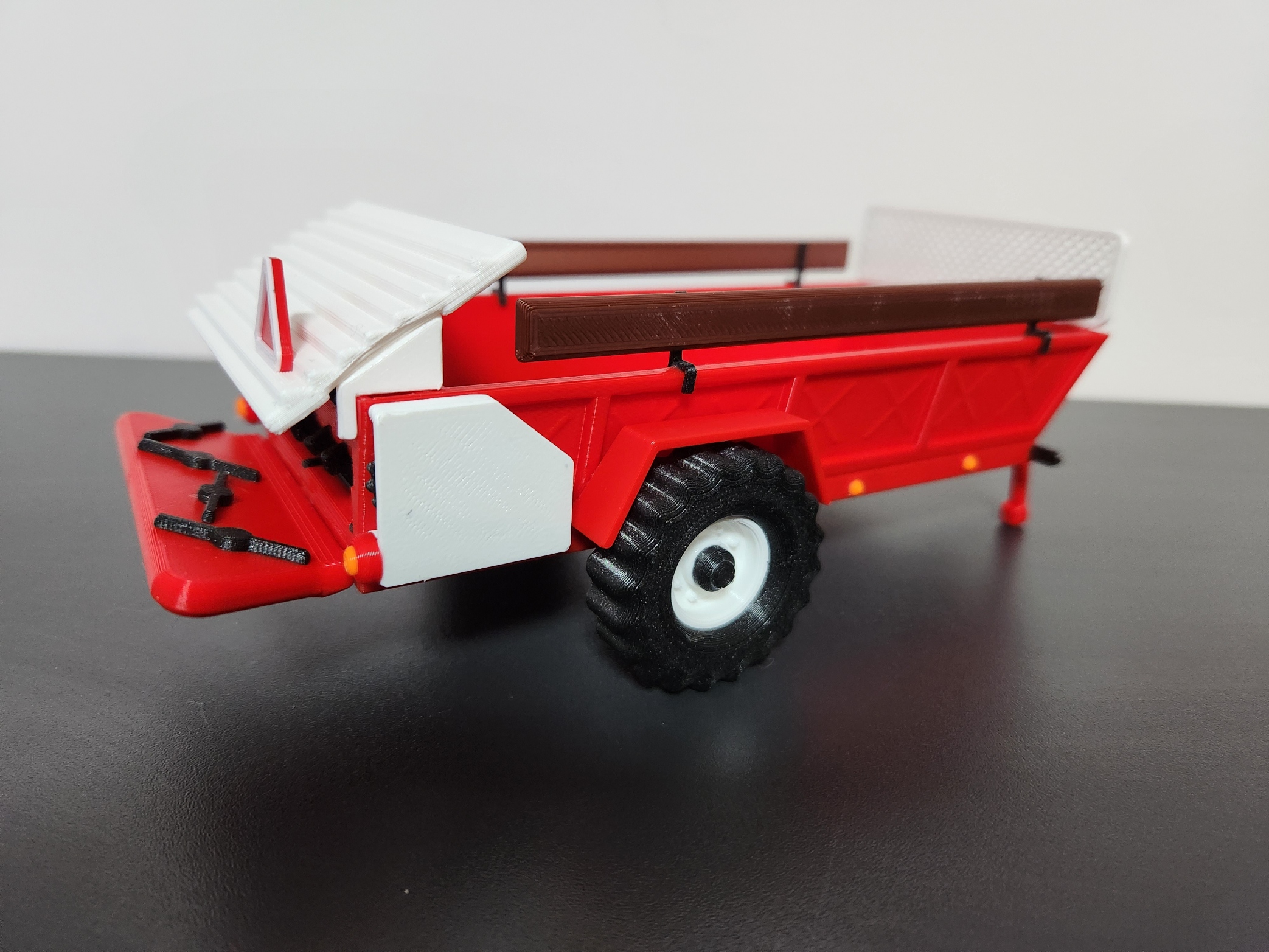 Manure spreader RUR 5 por Bažus | Descargar modelo STL gratuito ...