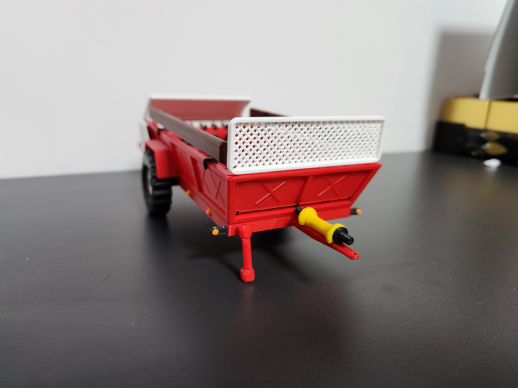 Manure spreader RUR 5 por Bažus | Descargar modelo STL gratuito ...
