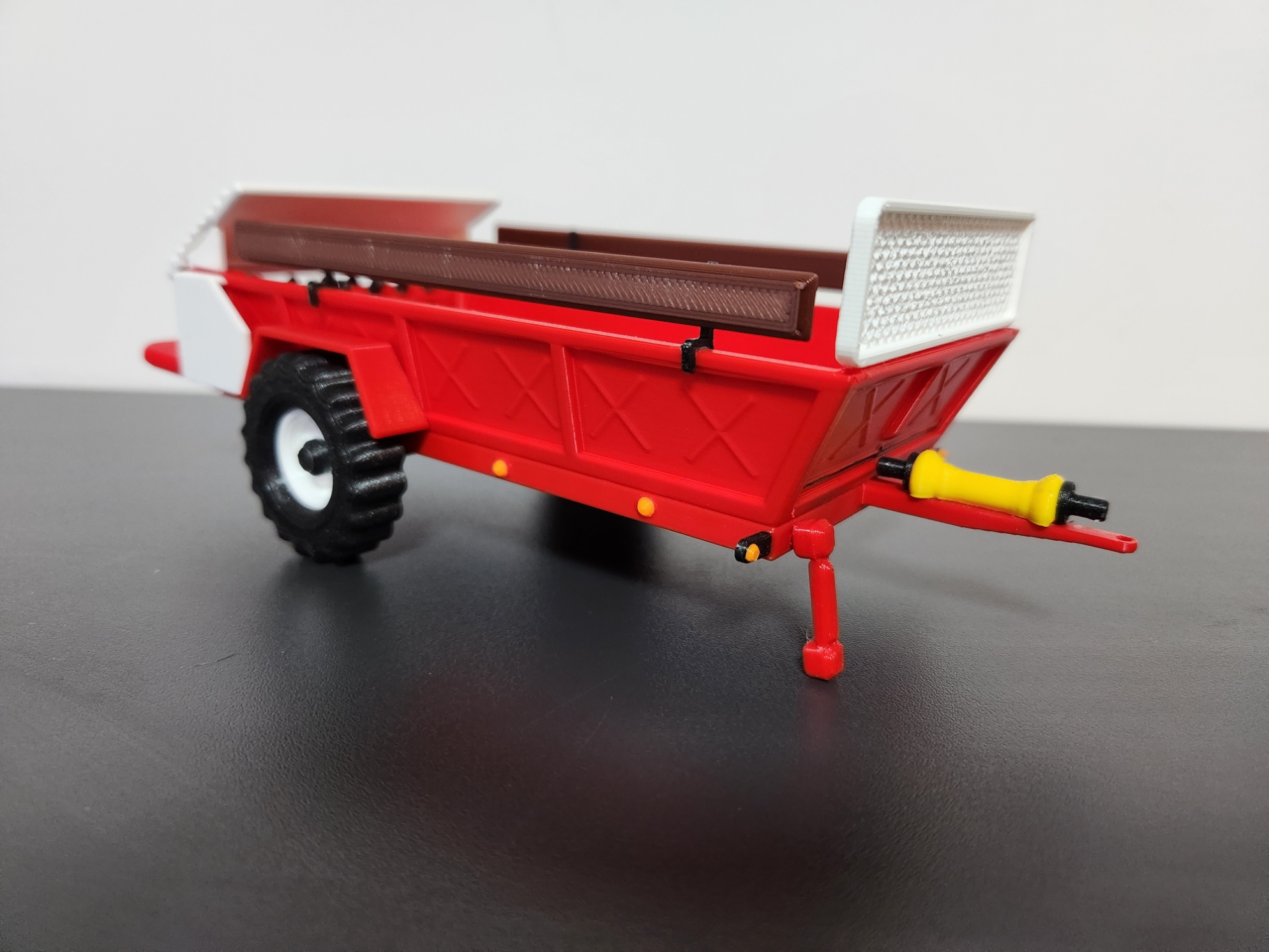 Manure spreader RUR 5 por Bažus | Descargar modelo STL gratuito ...
