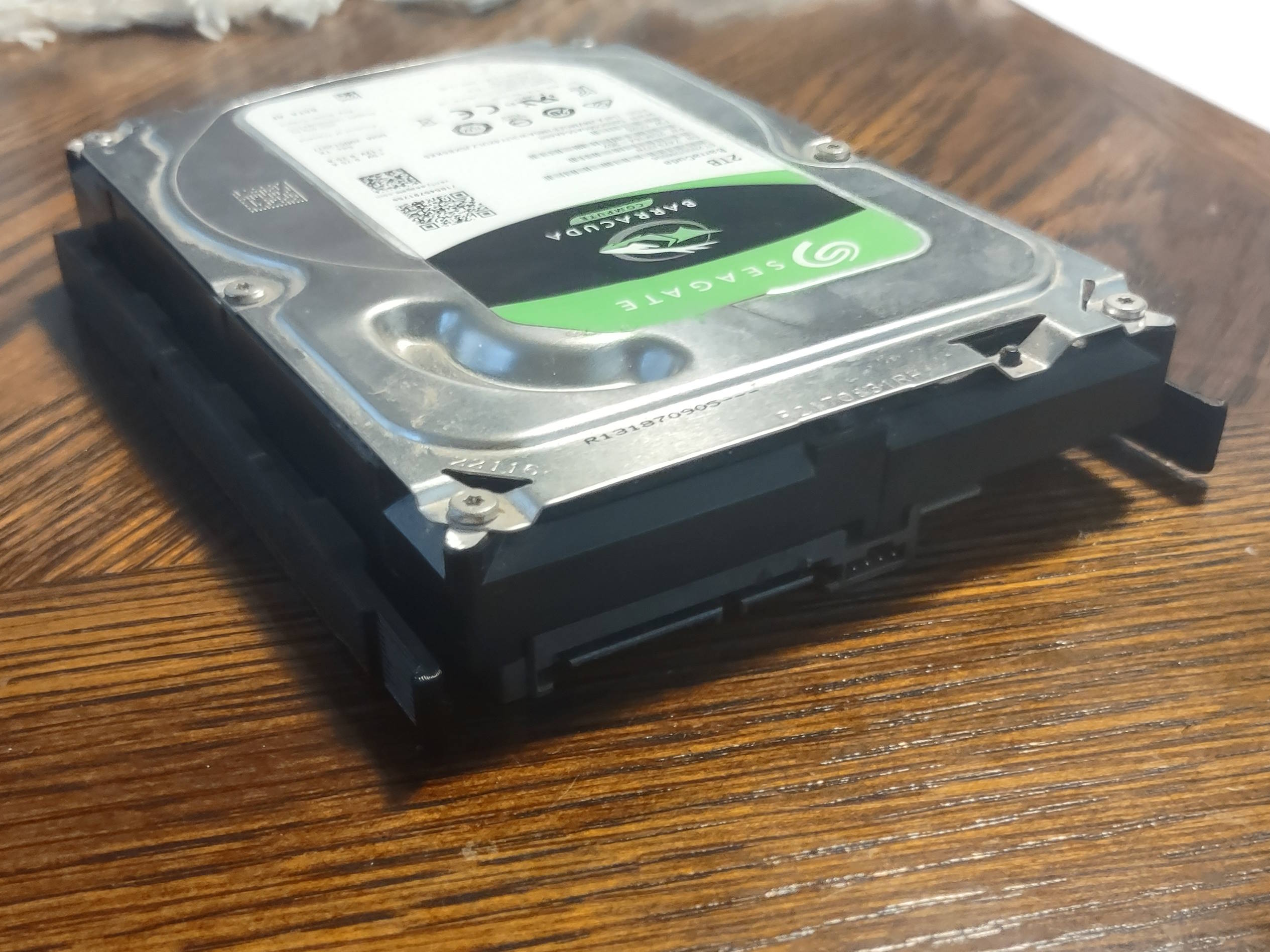Cooler Master HDD Rail - No Screws Required by nerdpersonthing ...