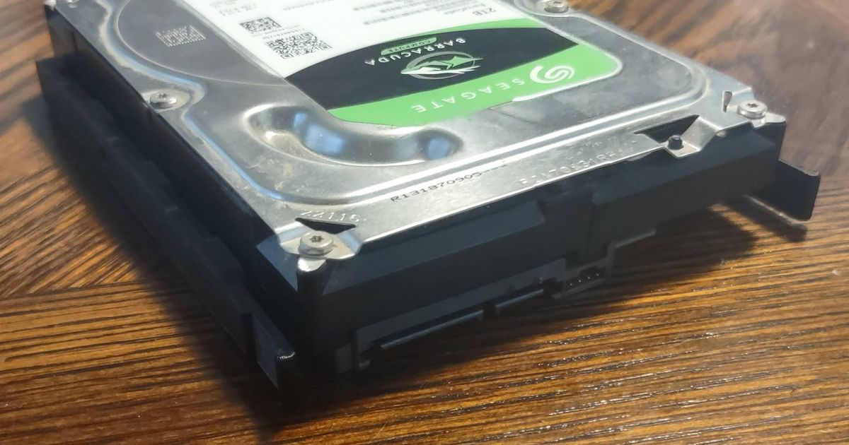 Cooler Master HDD Rail - No Screws Required by nerdpersonthing ...