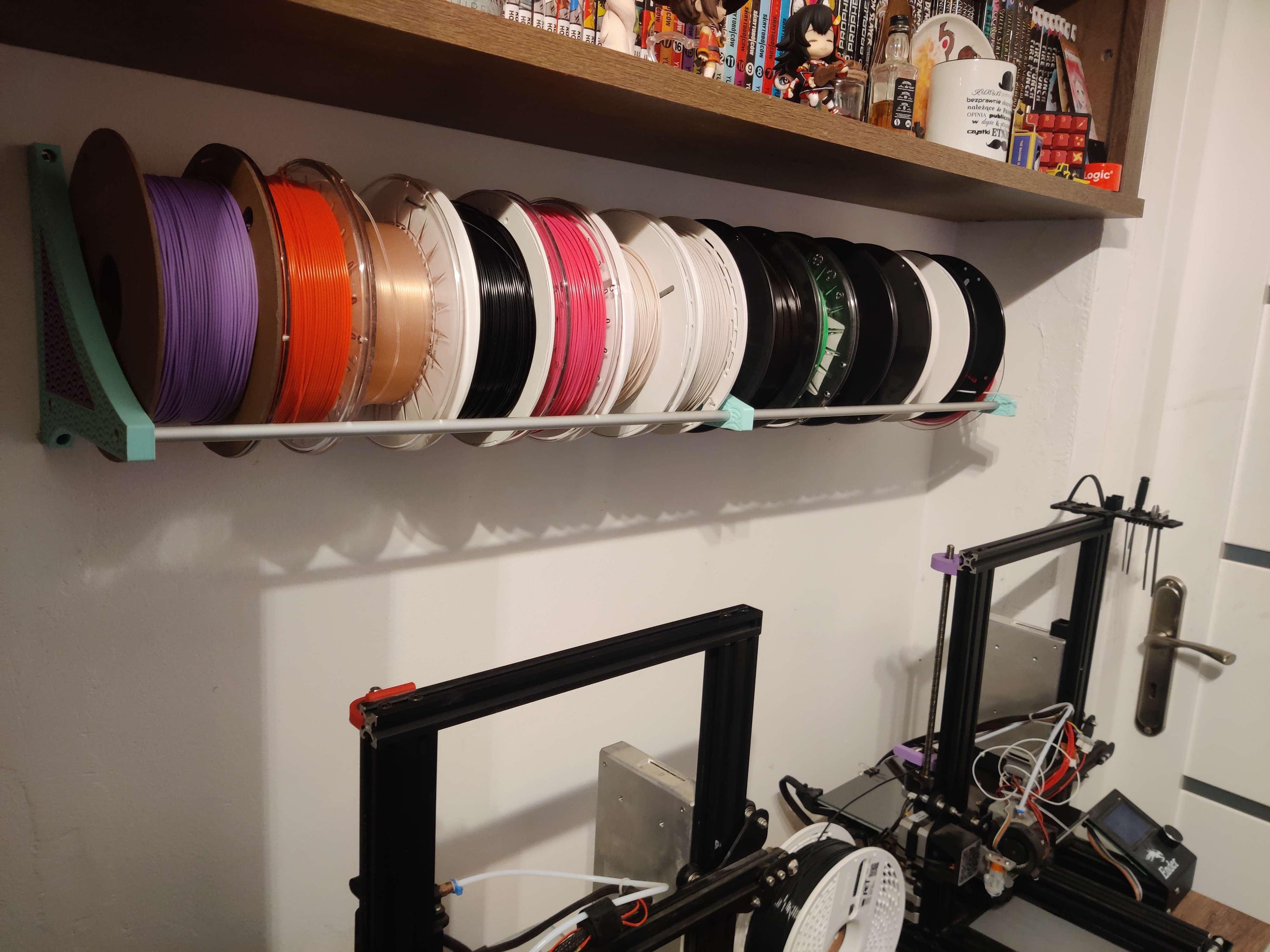 Wall mounted filament storage por kubek344 | Descargar modelo STL ...