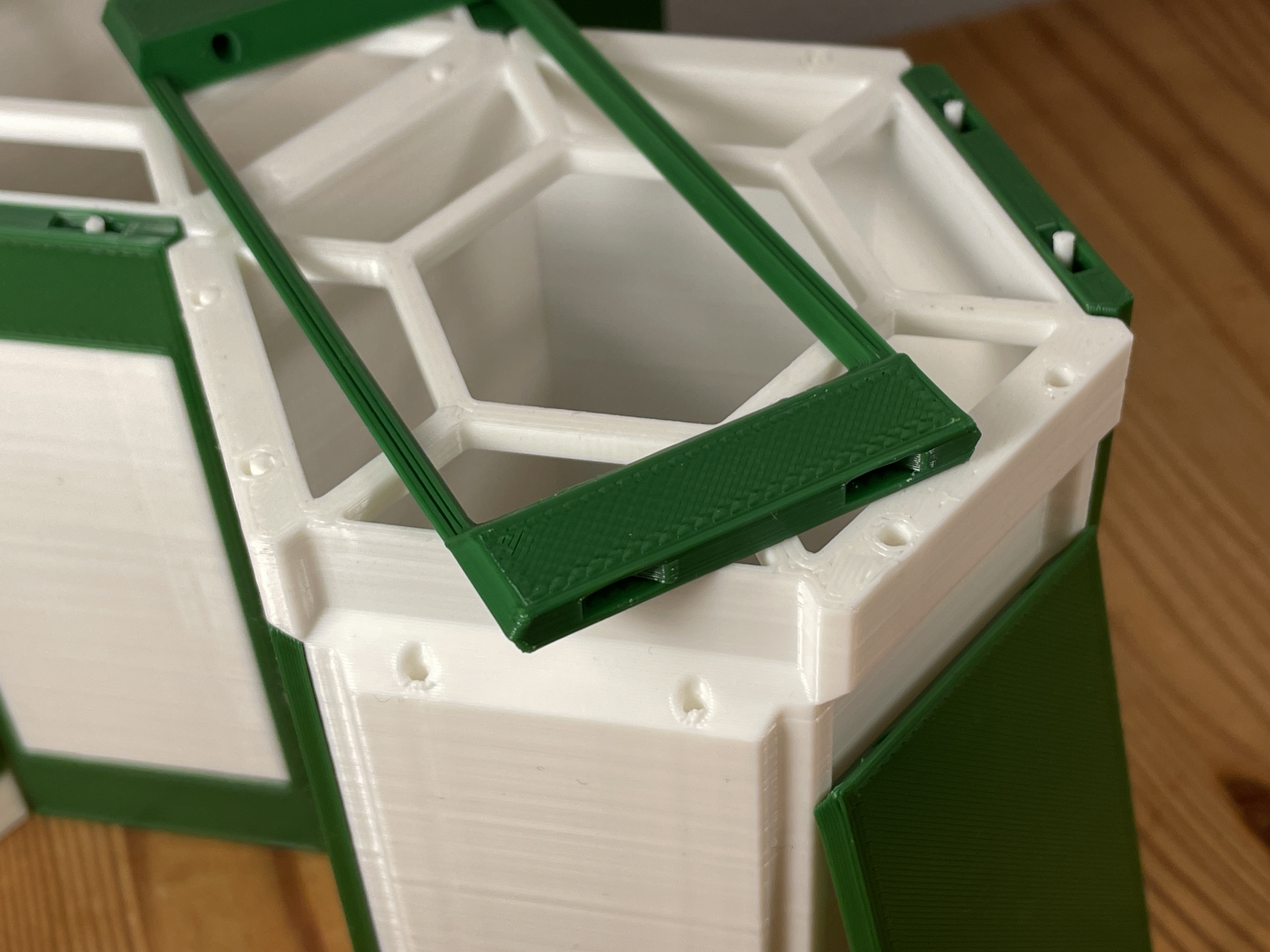 Modular hive shelf by Jáchym Tiskne | Download free STL model ...