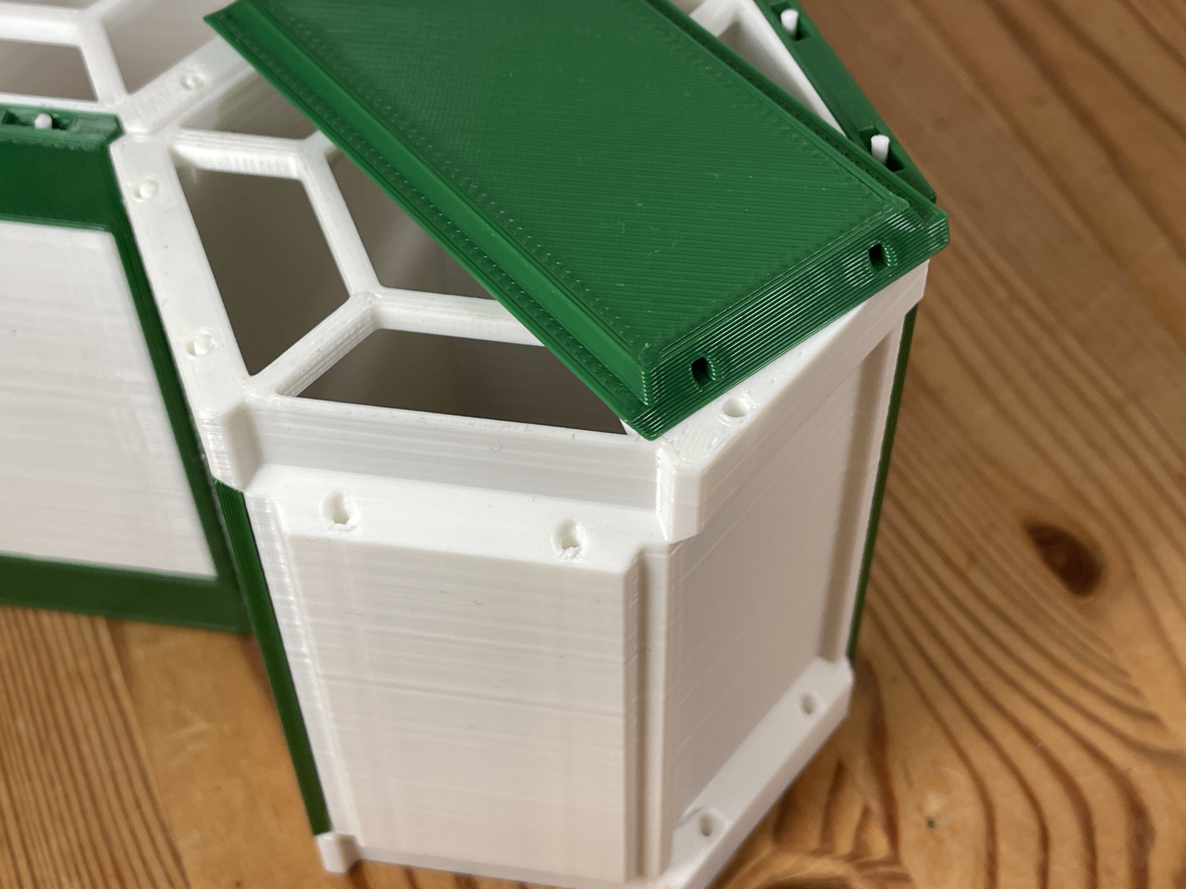 Modular hive shelf by Jáchym Tiskne | Download free STL model ...