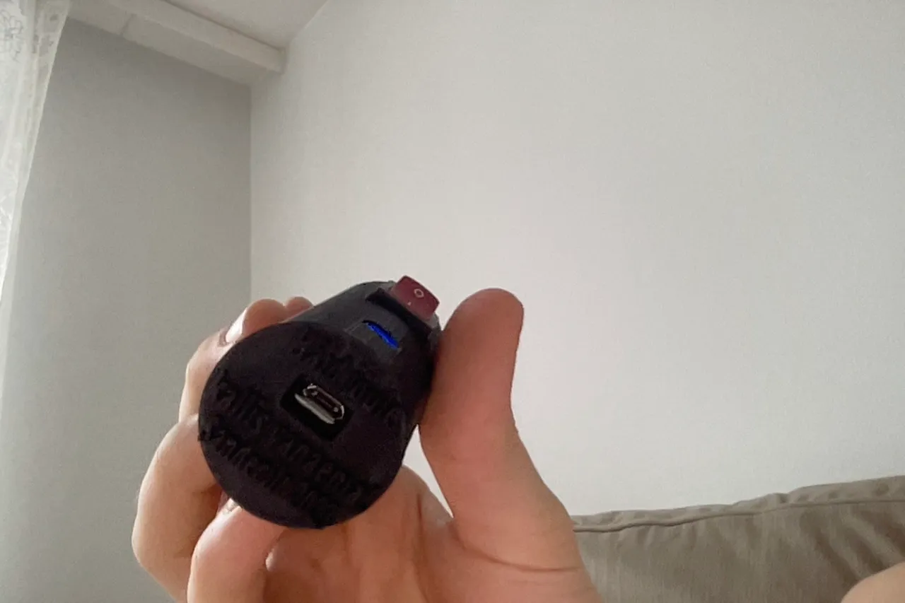 rechargeable flashlight by LargeMollusk91_3D | Download free STL model ...