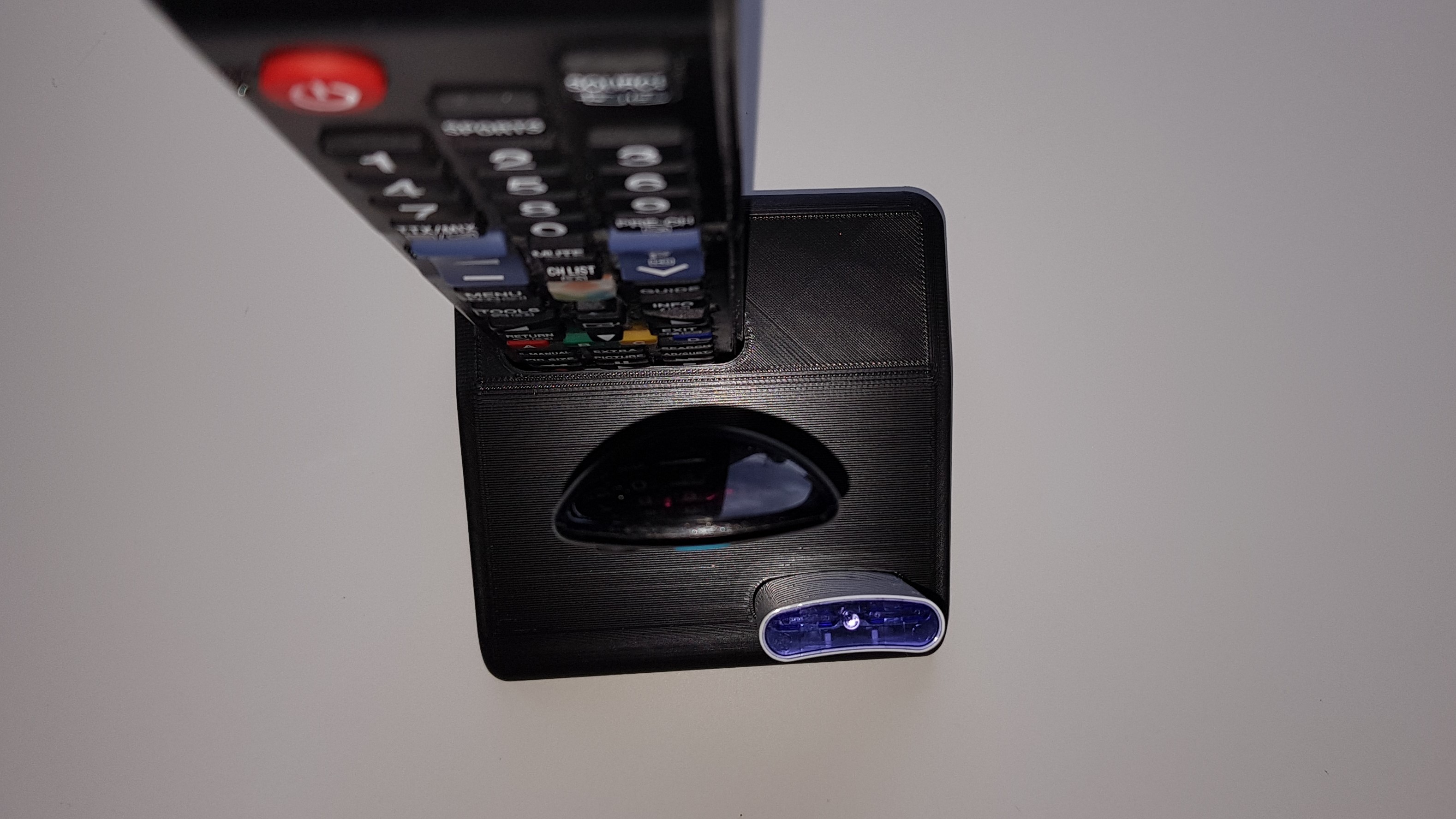 Remote - Dock by DaBoooooo | Download free STL model | Printables.com