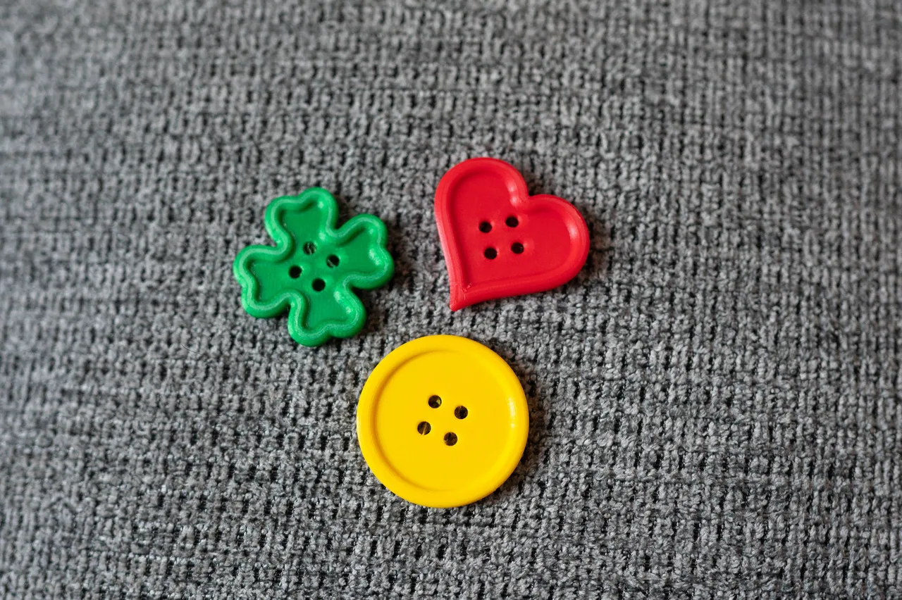Pendant - Button for luck by Lukyn3D | Download free STL model ...