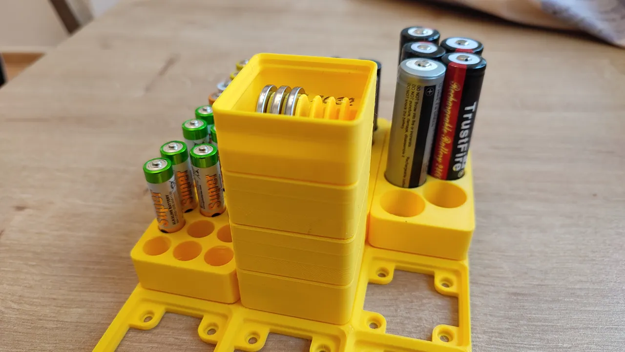 Coin cell battery boxes for Gridfinity by Michal Schwarz | Download ...