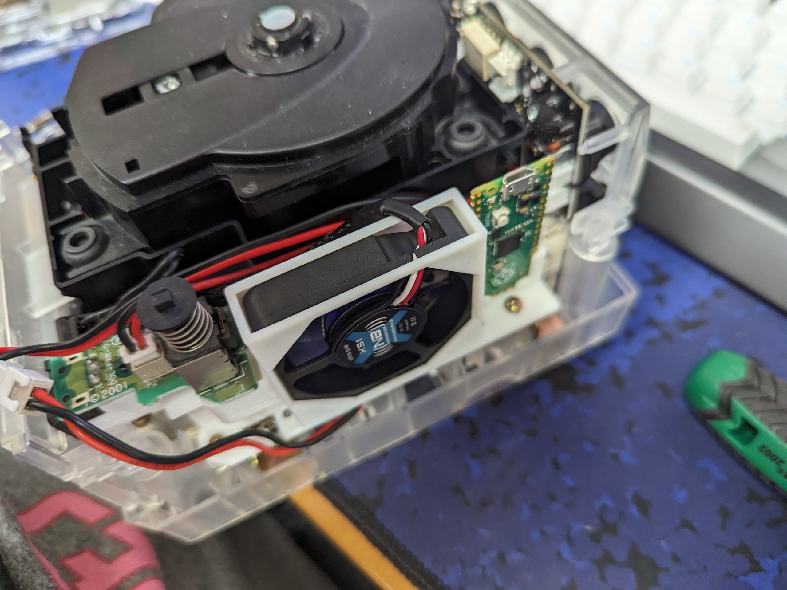 GameCube Fan Mount V2.1 Including support for Pi Pico by Collingall ...