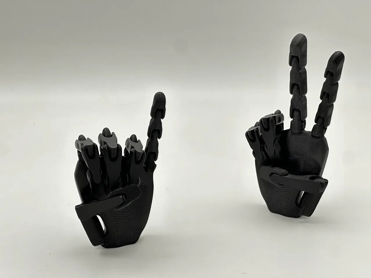 Poseable articulated hand model by Michael Wycoff | Download free STL ...