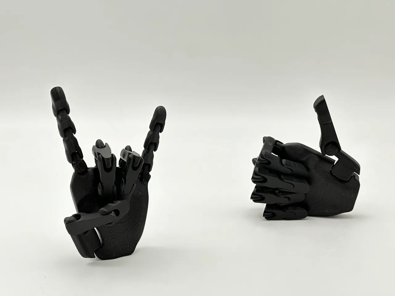 Poseable articulated hand model by Michael Wycoff | Download free STL ...