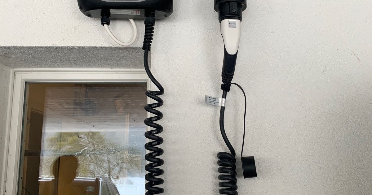 EV car plug holder extender by Romain Jeanneret | Download free STL ...