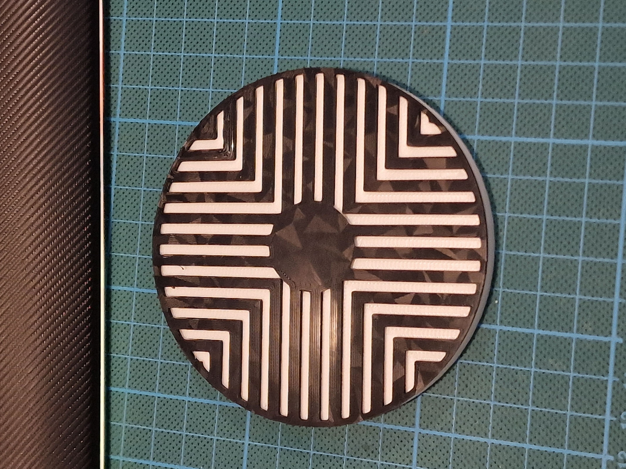 Trippy Spinning Coaster by CMYKraftshop | Download free STL model ...