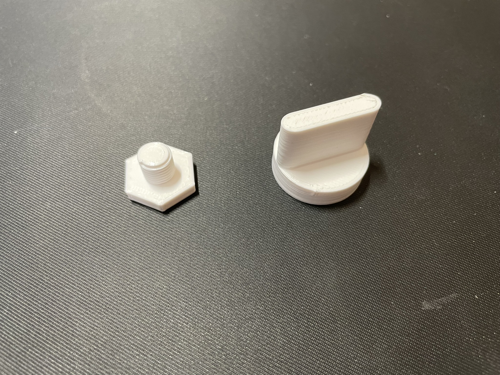 Honeycomb Wall Command Strips Mount by gminnick | Download free STL ...