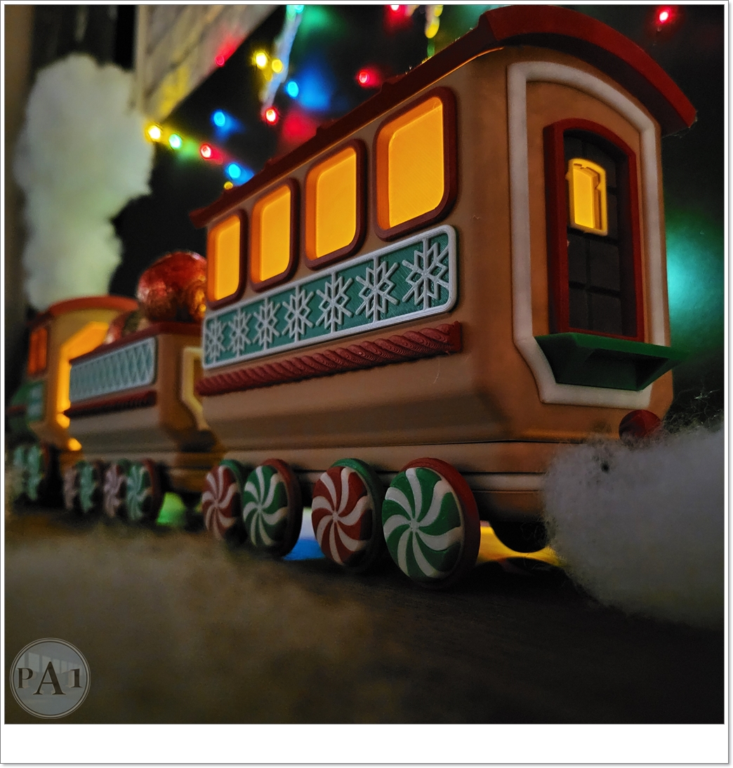ILLUMINATED CHRISTMAS GINGERBREAD TRAIN by PA1_MAKER | Printables Store