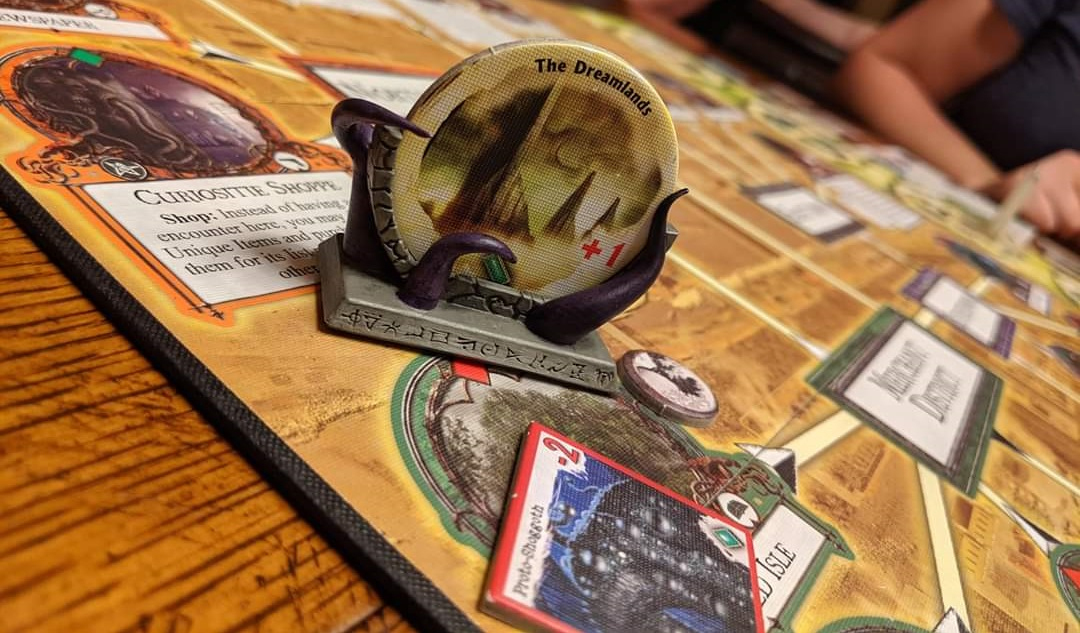 Arkham Horror Gate Token Holder by KeiranSolaris | Printables Store