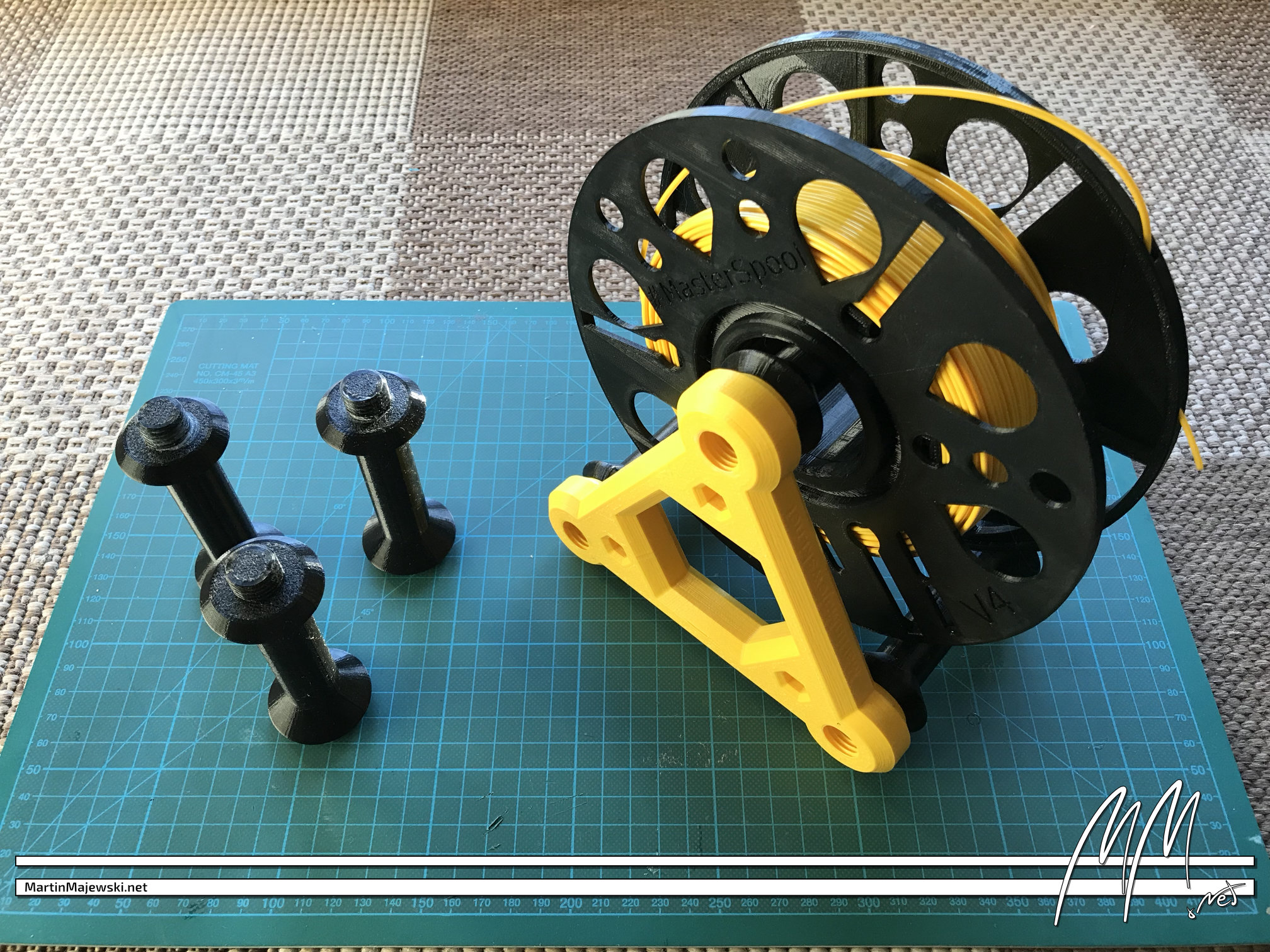 Simple Spool Holder Stand for Spool Holder Handle by Martin Majewski ...