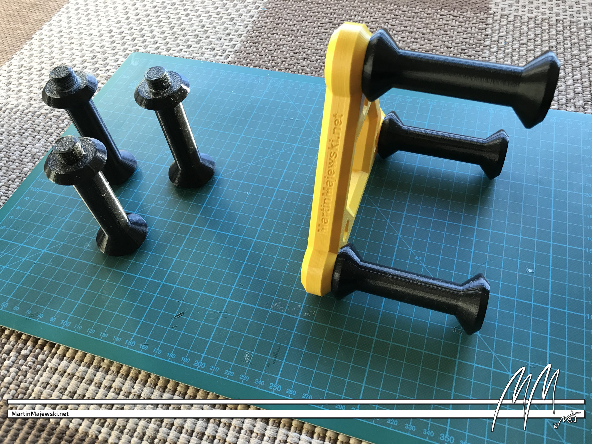 Simple Spool Holder Stand for Spool Holder Handle by Martin Majewski ...