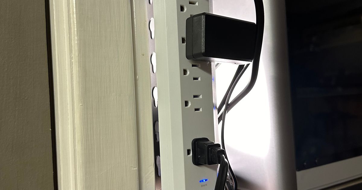 Geeni - Smart Powerbar Holder for tear drop slotted shelves. by Banshee ...