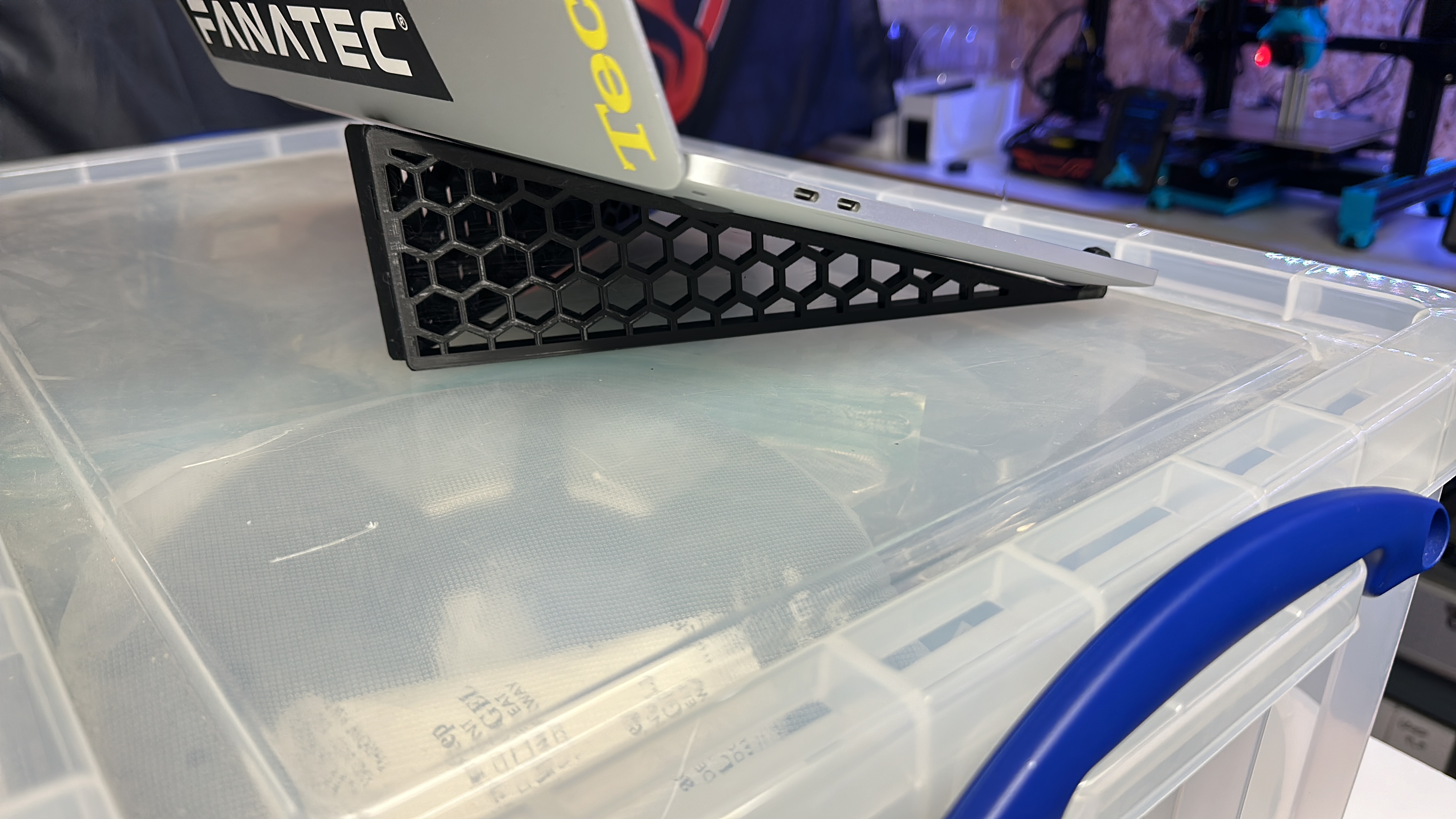 Compact foldable laptop stand print in place by FusioN | Download free ...