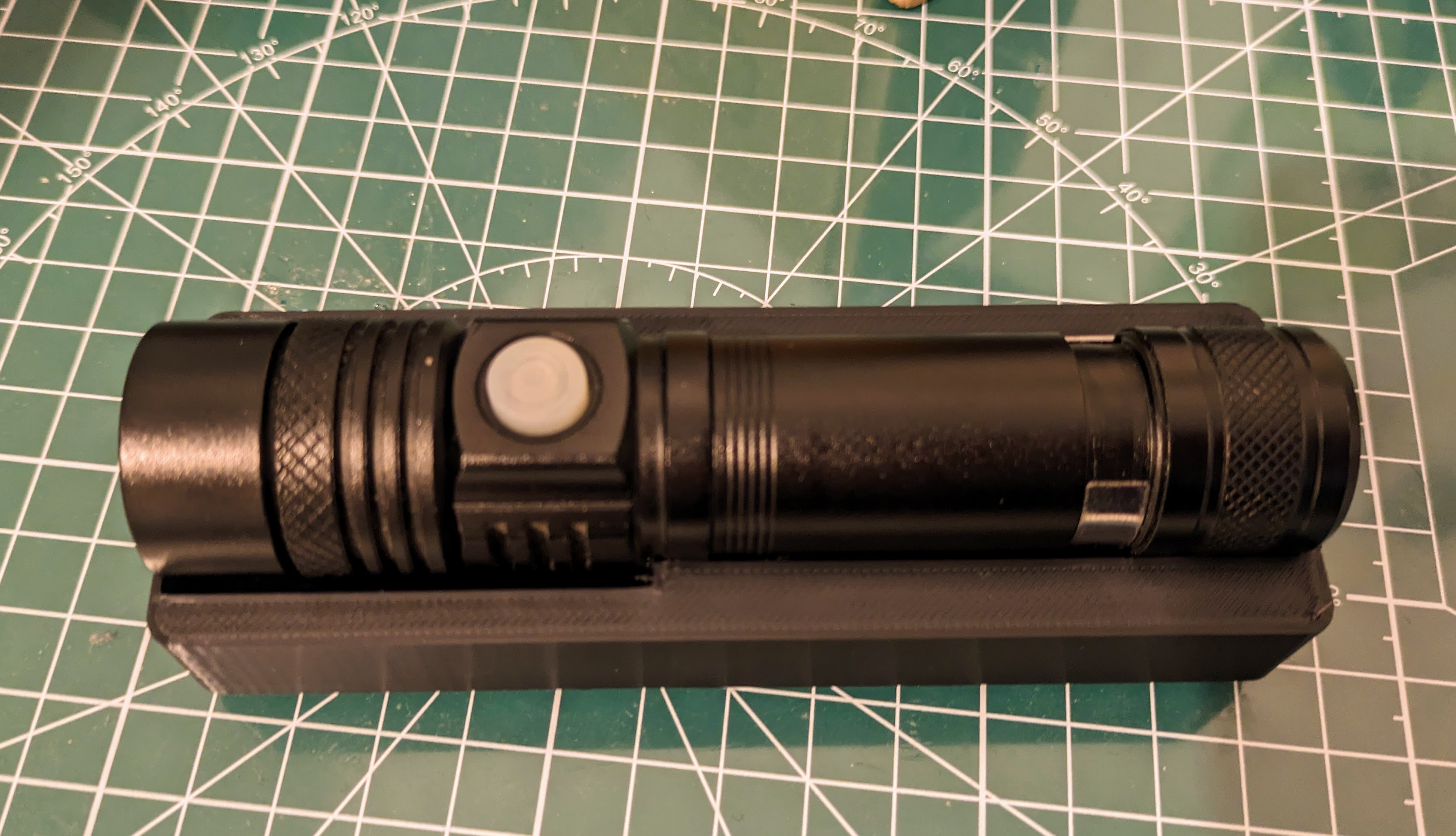 GF Gridfinity horizontal generic flashlight. by Ian | Download free STL ...